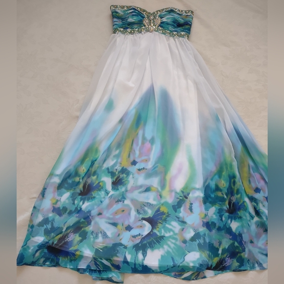 Cachet | Dresses | Cachet Crystals Bejewelled Bustier Floral Gown White ...